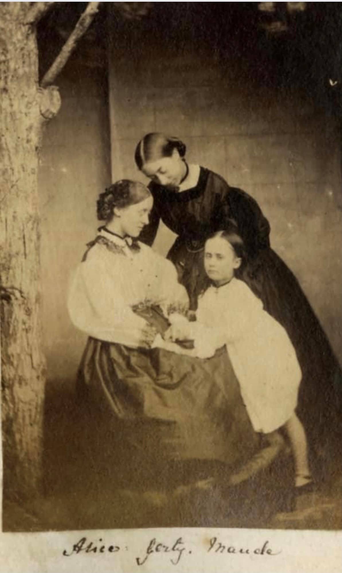 The fascinating history of stoolball and the locals who played - The ...